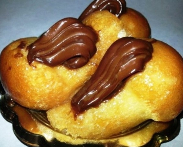 Il vero babà napoletano, dove mangiarlo a Napoli